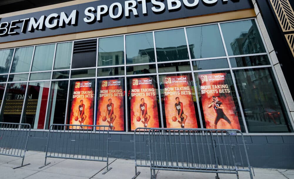 Digital Window Transparent Displays: 5 Ways Casinos Profit